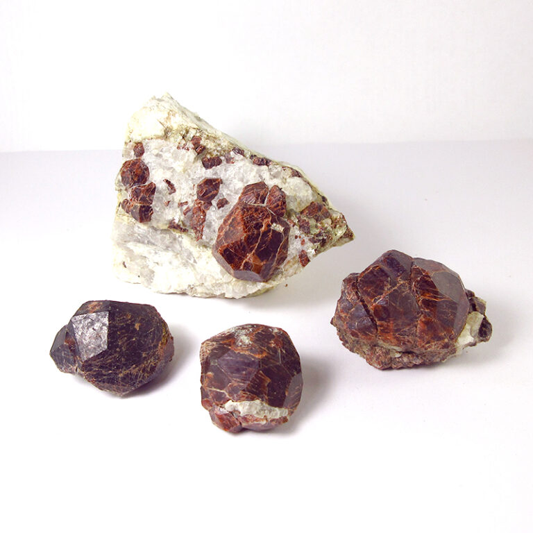 Australian Almandine Garnet Collection – folk-stone.com